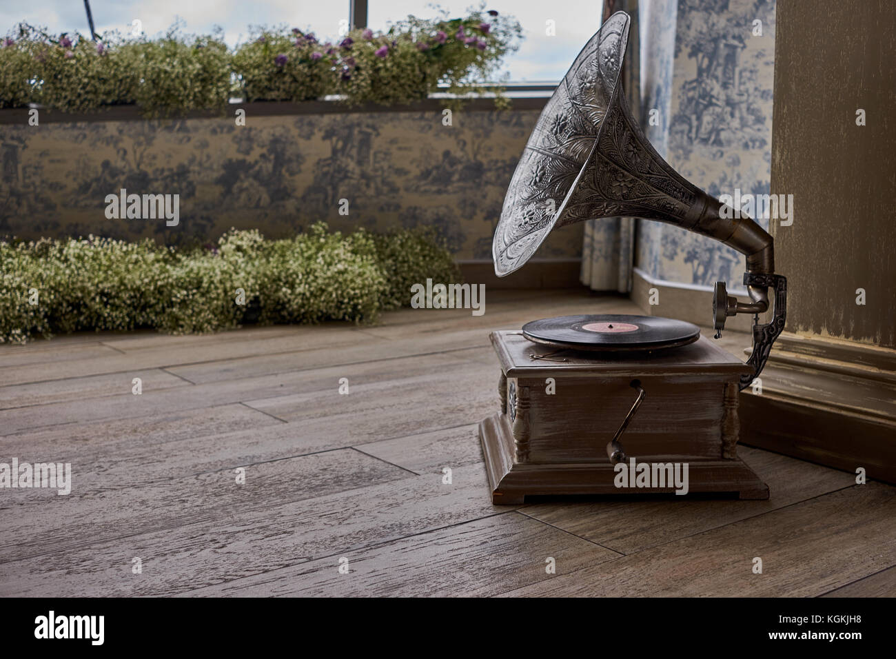 Beautiful silver vintage phonograph, retro gramophone Stock Photo - Alamy