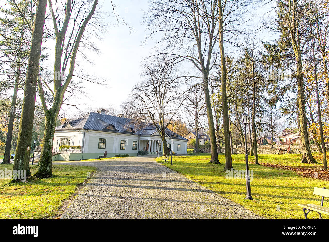 Little manor hi-res stock photography and images - Alamy