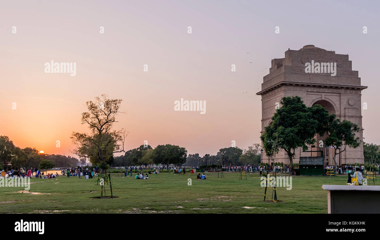 Sunset at the India Gate park, New Delhi, India Stock Photo - Alamy