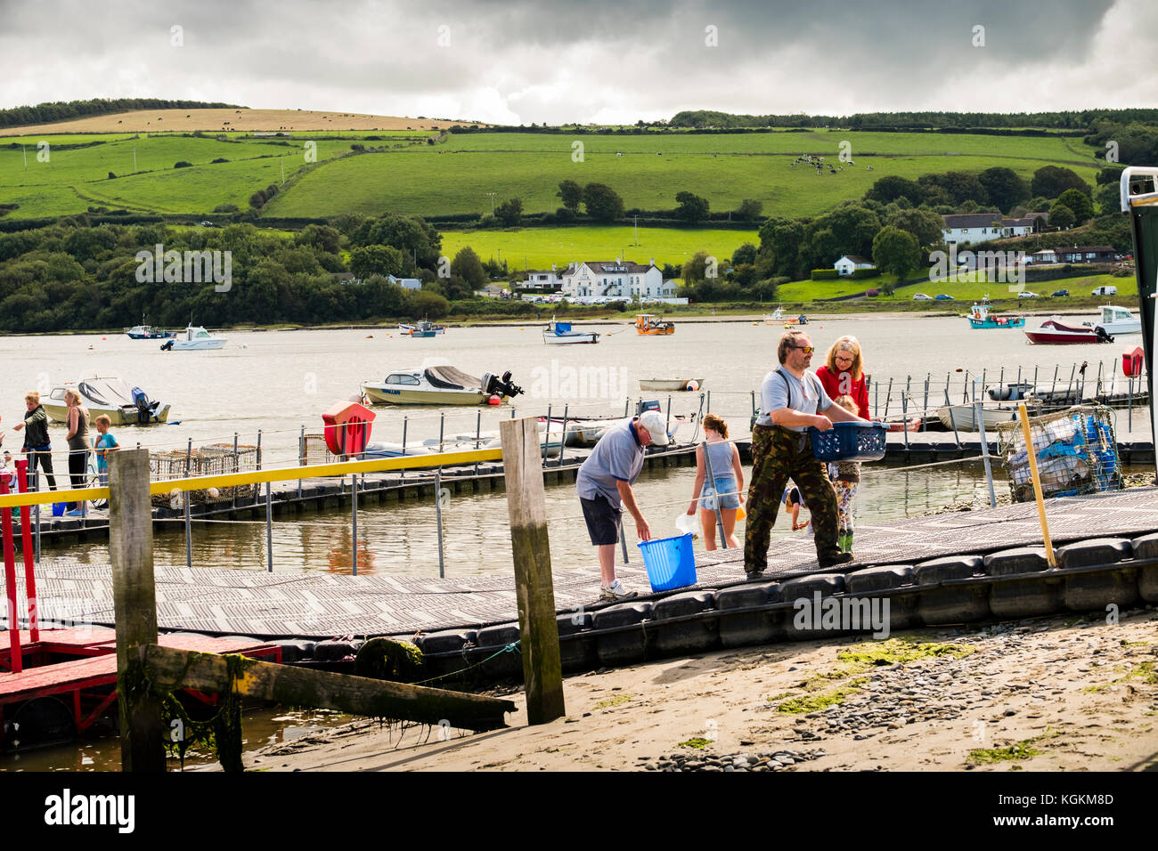 Gwbert, on the Teifi river estuary, Ceredigion, Wales, UK Stock Photo ...