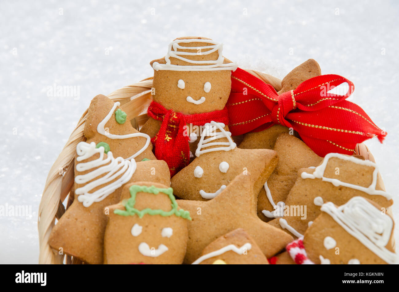 Gingerbread biscuit hi-res stock photography and images - Alamy