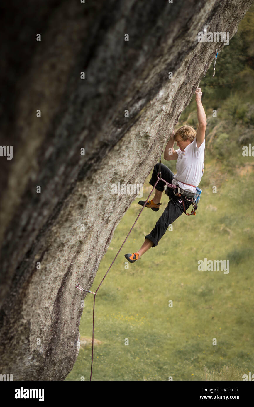 Climbing cliff edge new zealand hi-res stock photography and images - Alamy