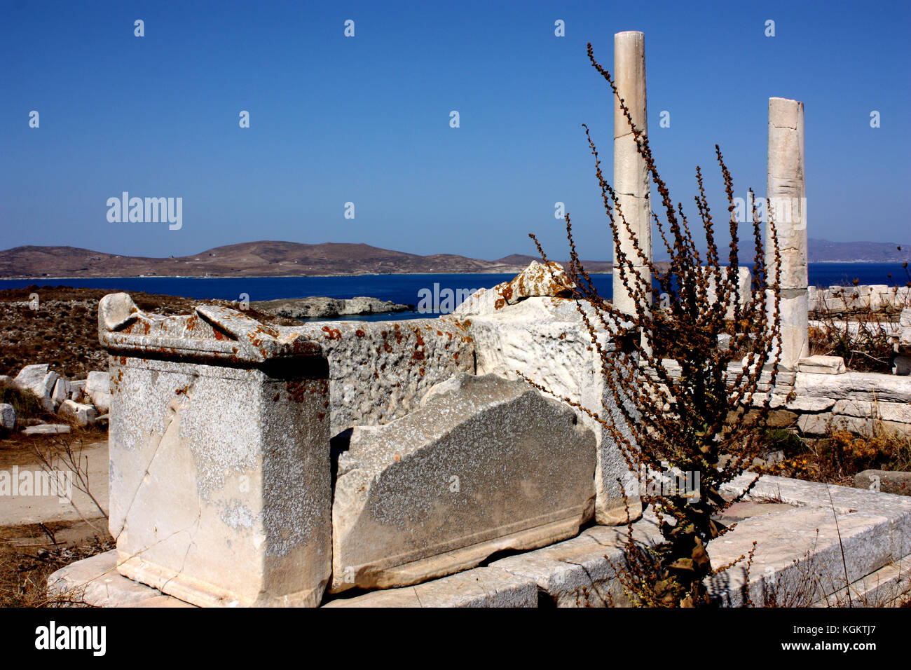The Temple of Hera on Delos, Cyclades, Greece Stock Photo - Alamy