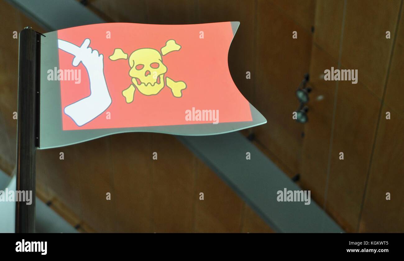 Real pirate flag hi-res stock photography and images - Alamy