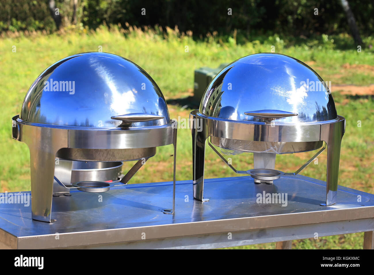 Kitchenware containers with ready meals in army field kitchen Stock ...