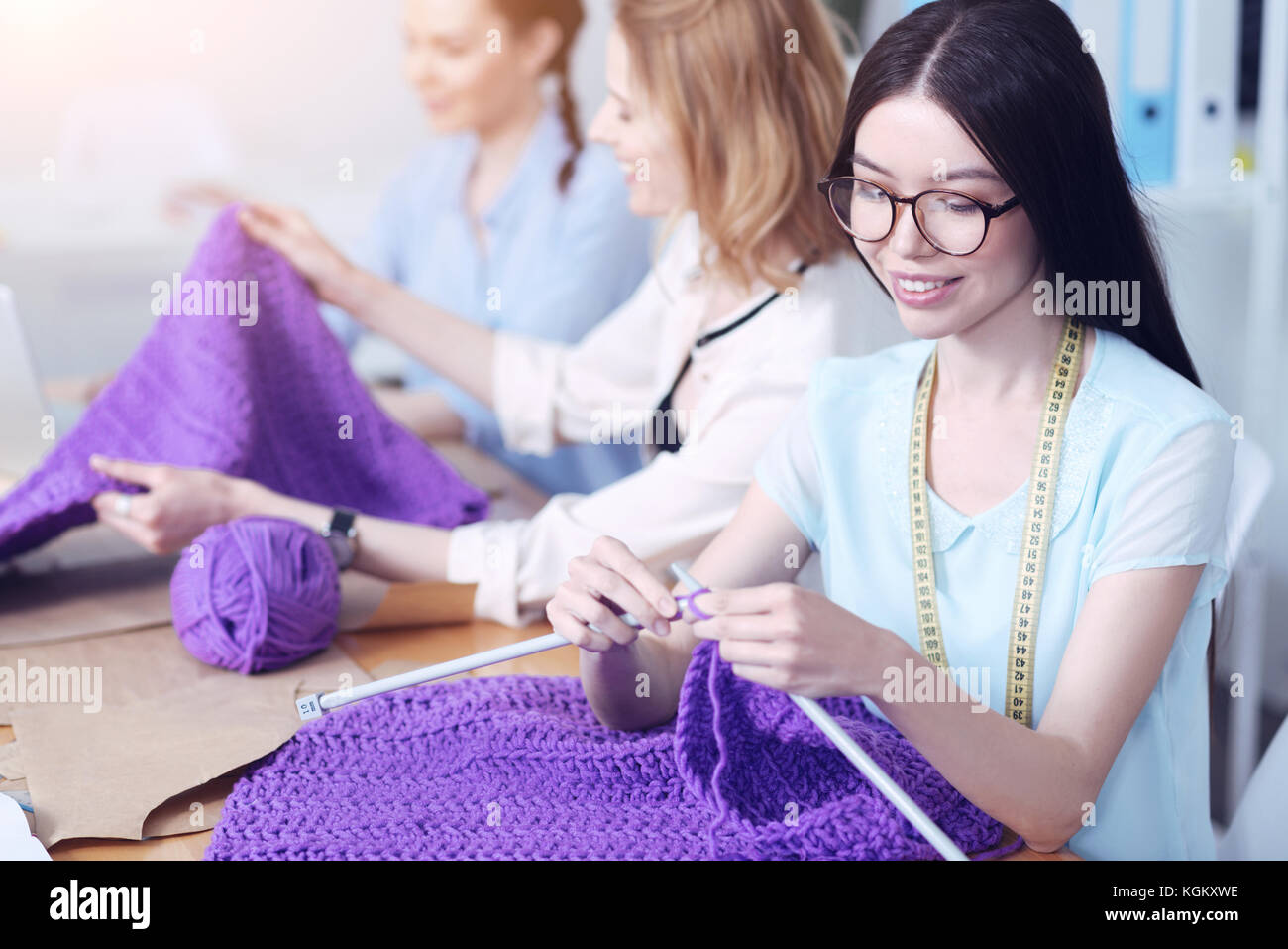 Women knitting together hi-res stock photography and images - Alamy