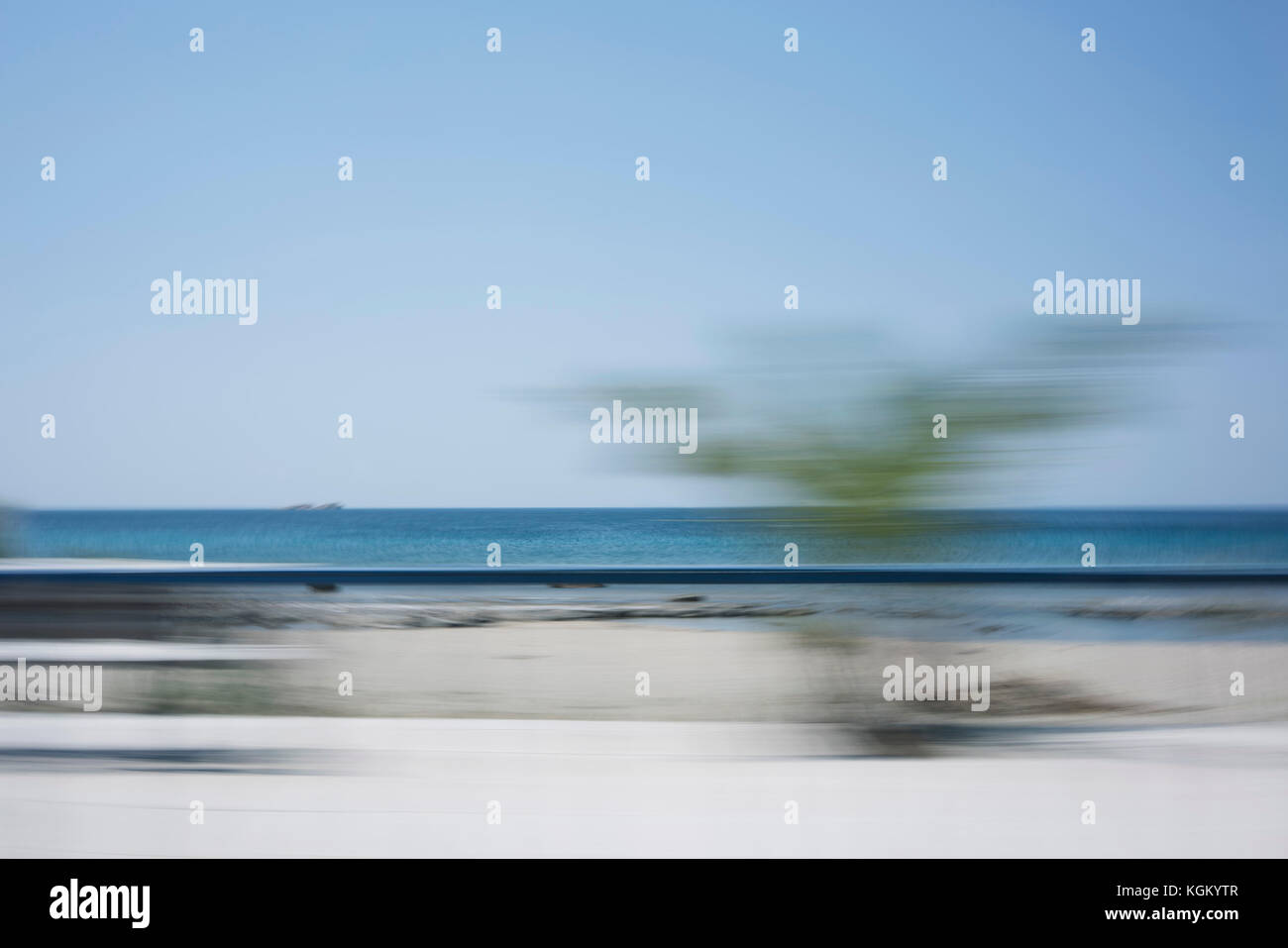 Beach horizon and clear sky hi-res stock photography and images - Alamy