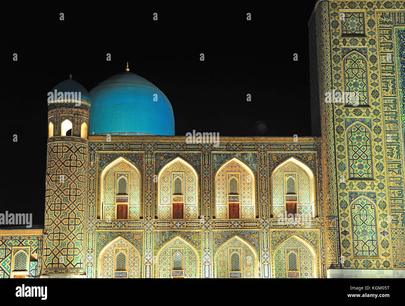 Samarkand: night domes of Registan ensemble Stock Photo - Alamy