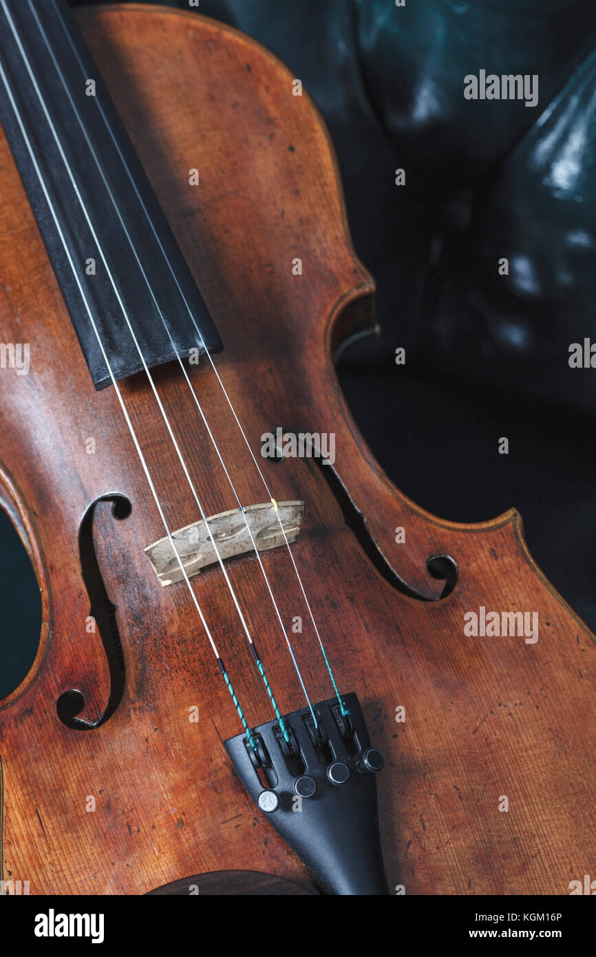 High angle close-up of violin on table Stock Photo - Alamy