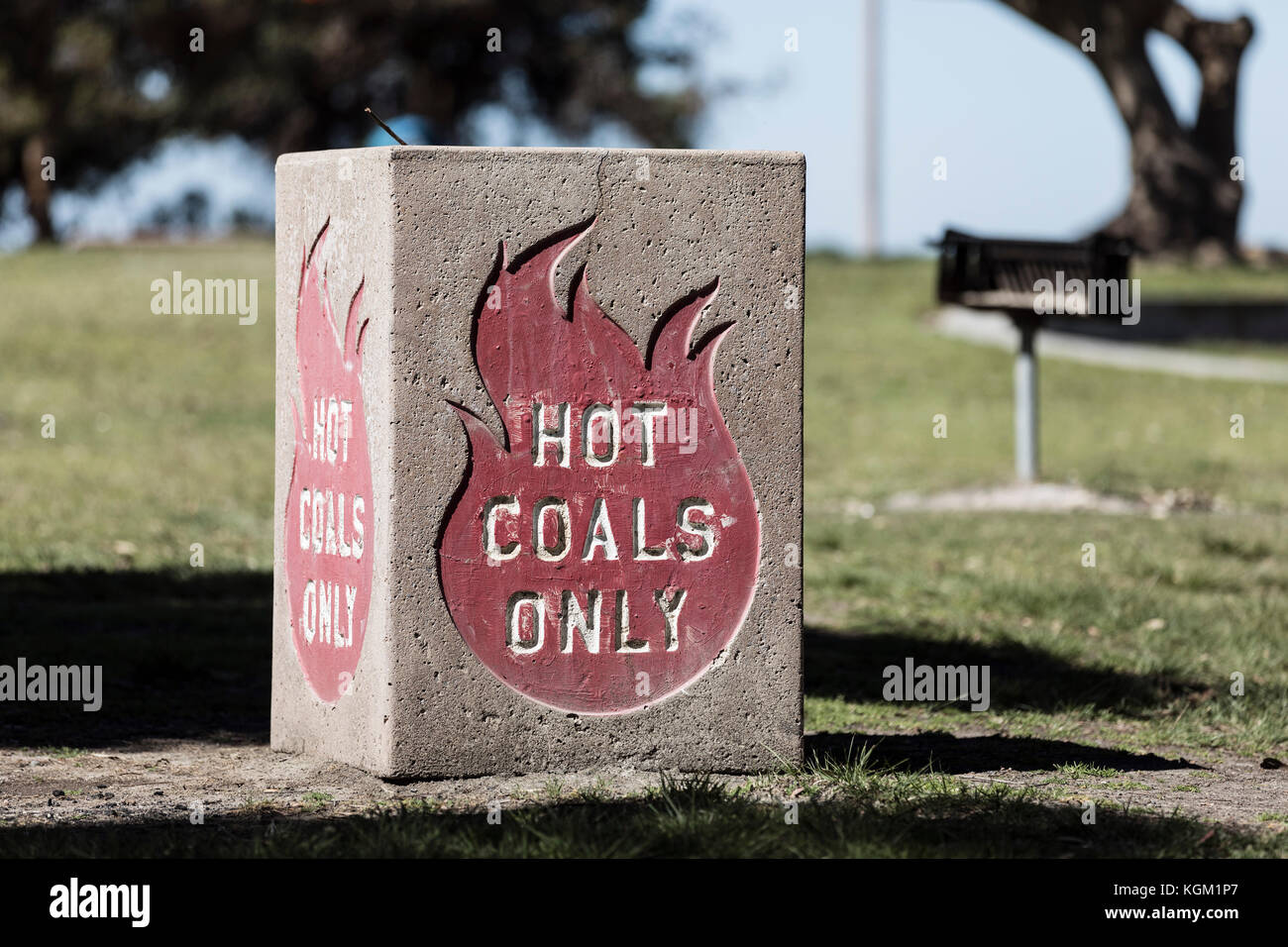 Hot coals bin hi-res stock photography and images - Alamy