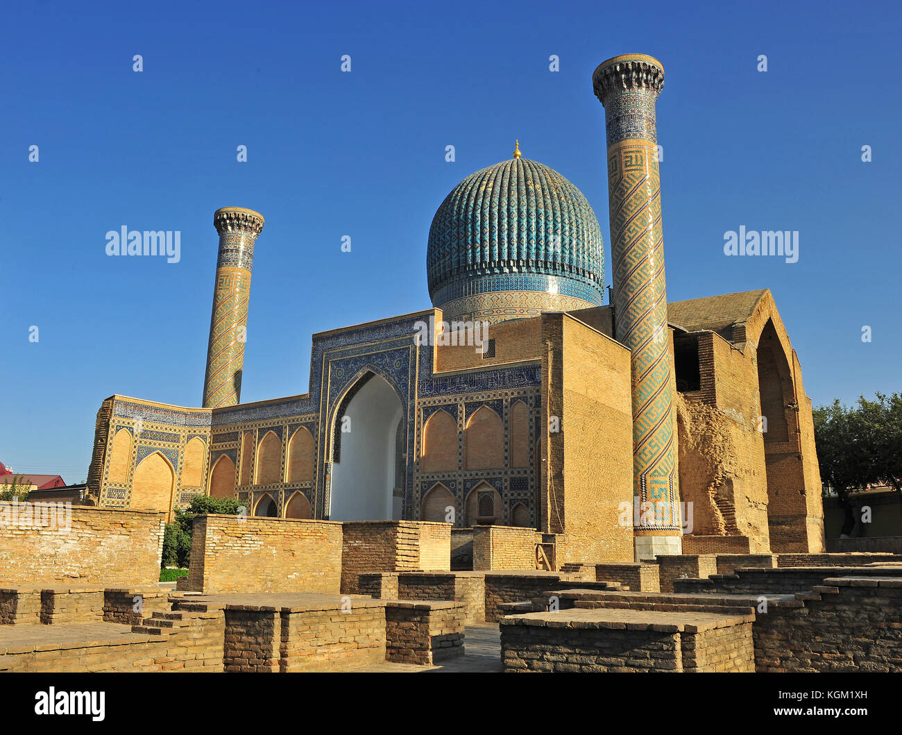Samarkand: Gur Emir mausoleum building Stock Photo - Alamy