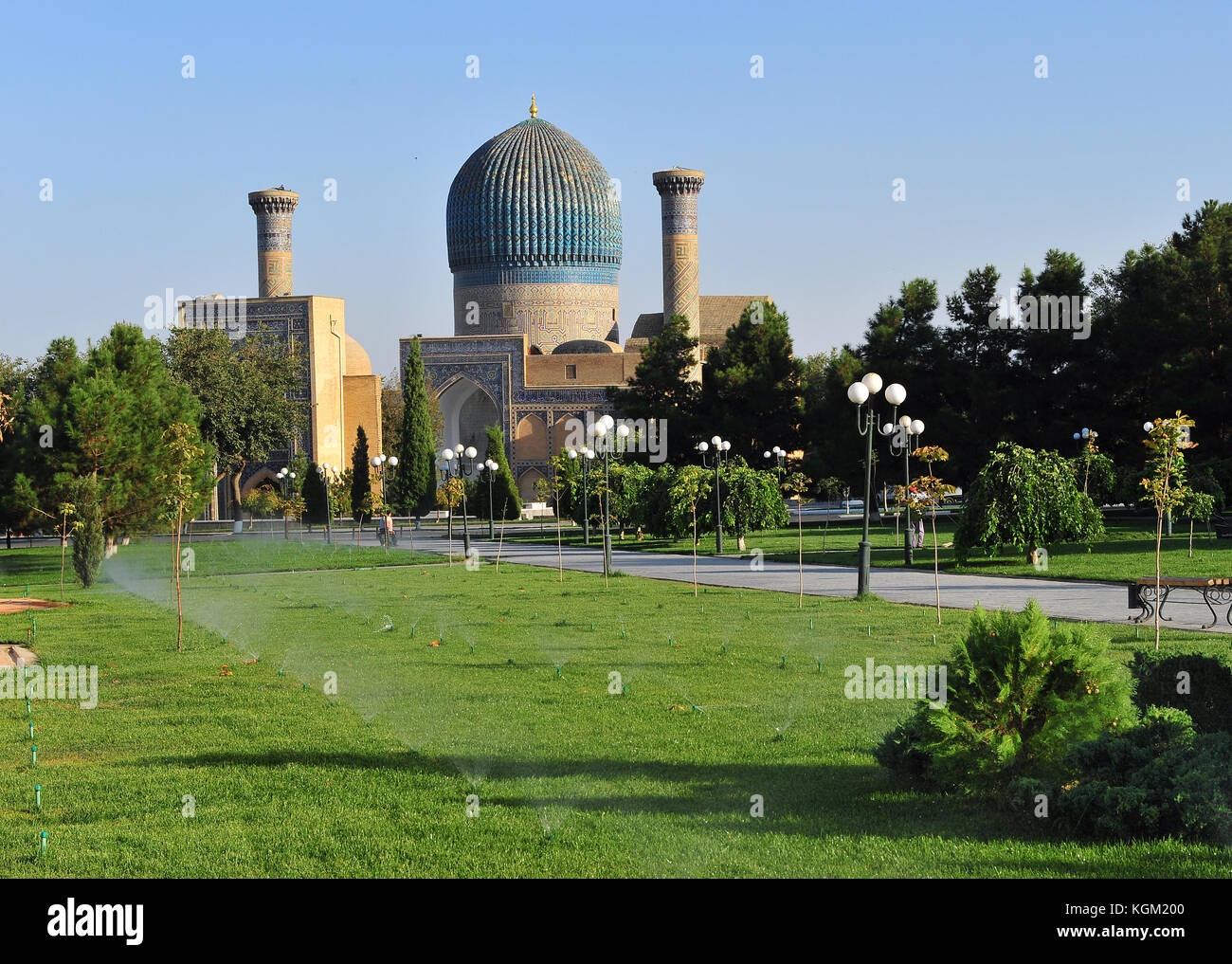 Samarkand: medieval mosque in the park Stock Photo - Alamy