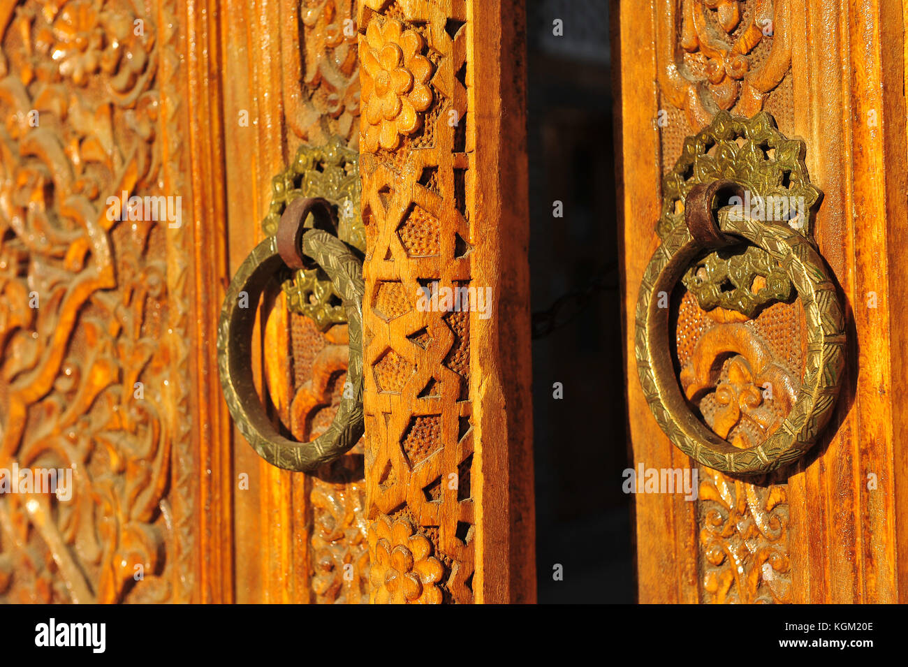 Old wooden doors with traditional arabic pattern Stock Photo - Alamy