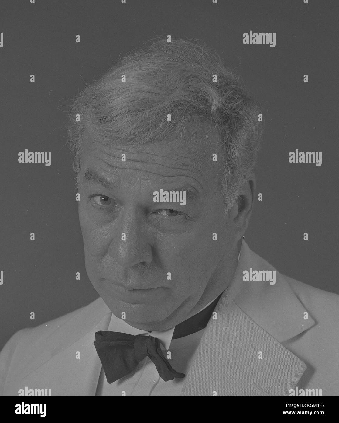 George kennedy death on the nile hi-res stock photography and images ...