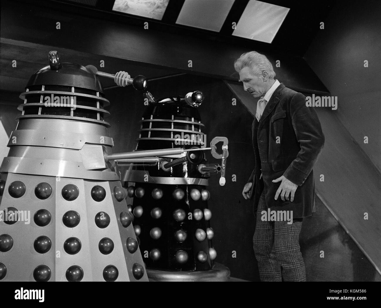 Dalek 1960s hi-res stock photography and images - Alamy