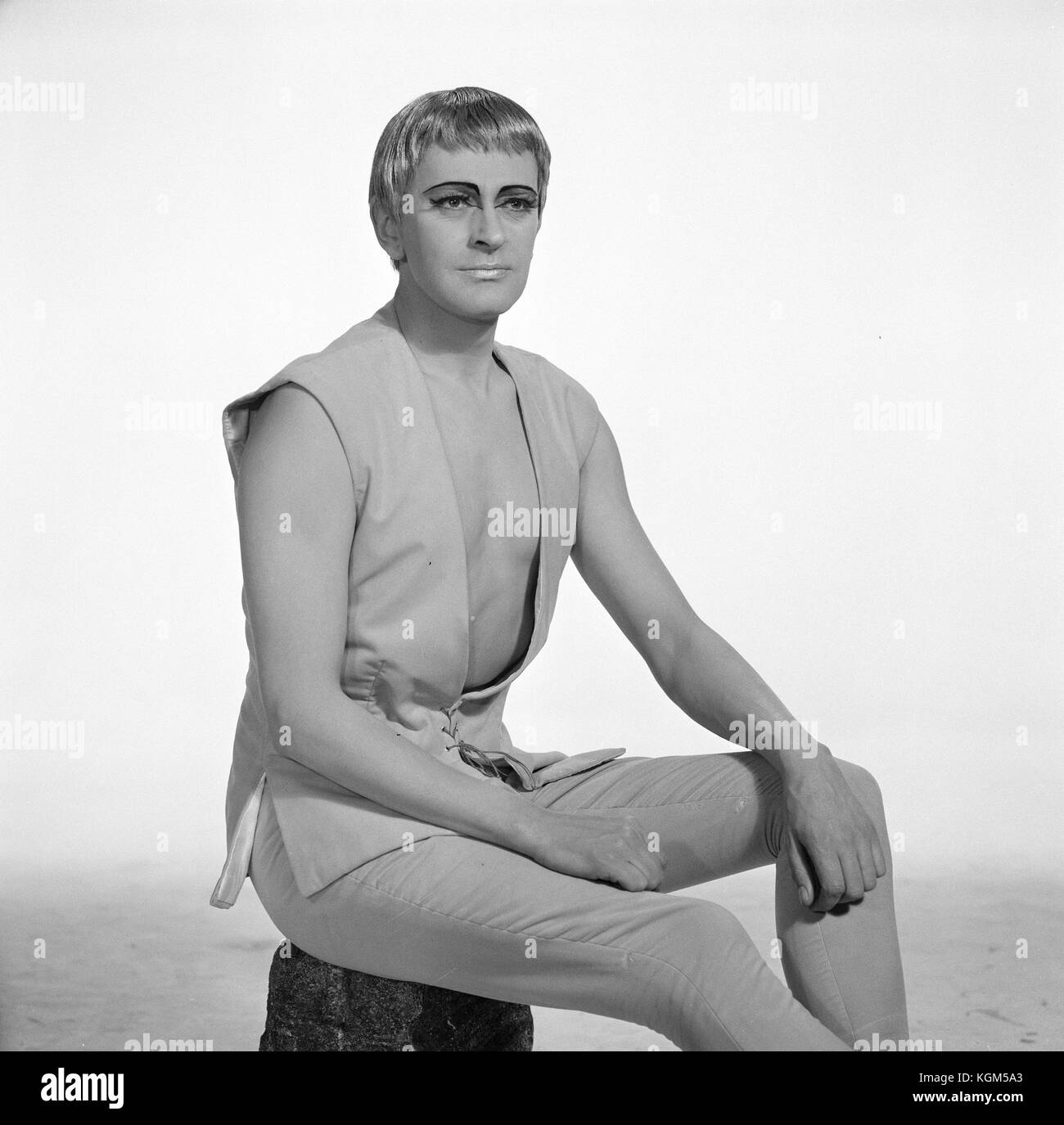 Barrie ingham hi-res stock photography and images - Alamy