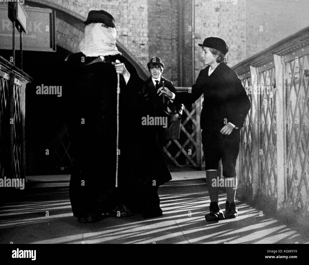 The Elephant Man (1980) , John Hurt , Dexter Fletcher Date: 1980 Stock ...