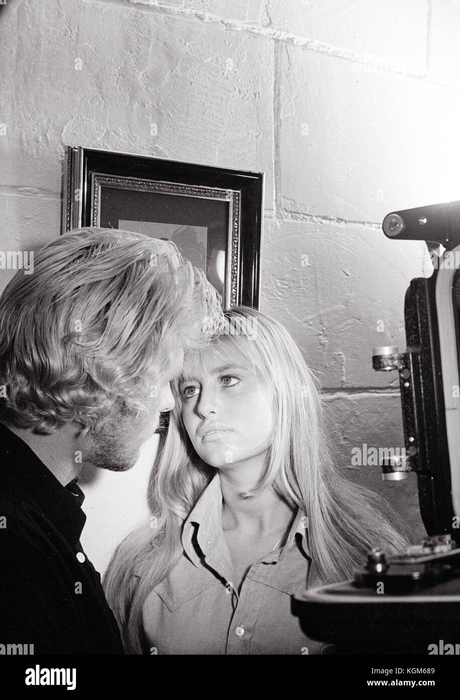 Eyewitness (1970) , Susan George , Tony Bonner Date: 1970 Stock Photo ...
