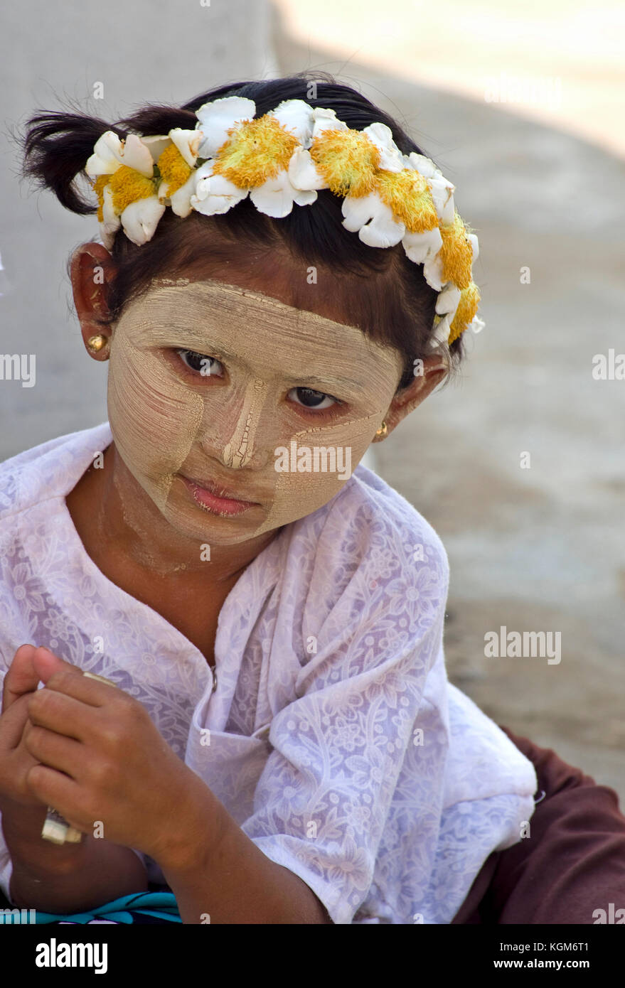 Thanakha paste myanmar burma hi-res stock photography and images - Alamy