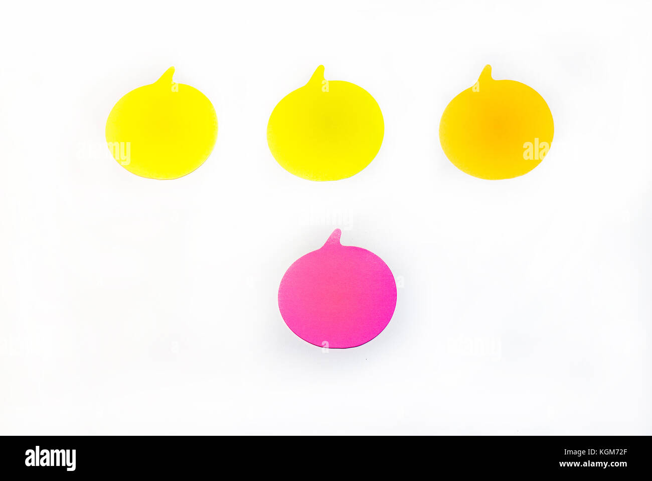 Round Sticky notes isolated on white backdrop Stock Photo - Alamy