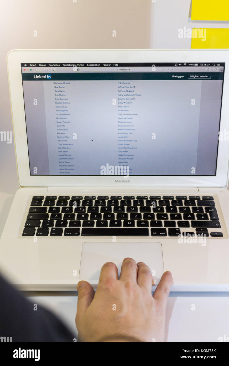 Linkedin laptop hi-res stock photography and images - Alamy