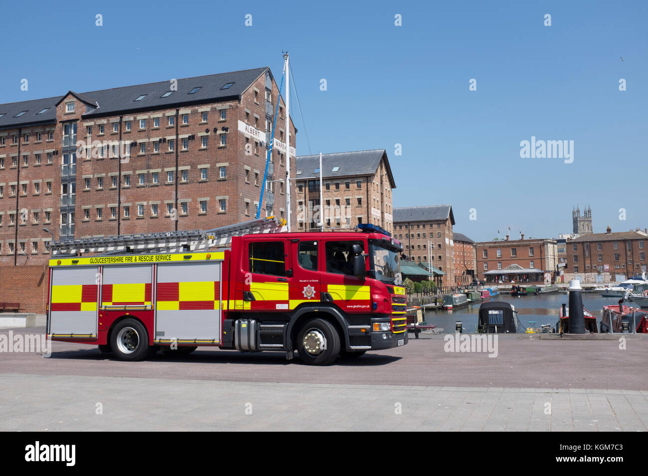 Fire appliance at the marina in Gloucester Docks Stock Photo - Alamy