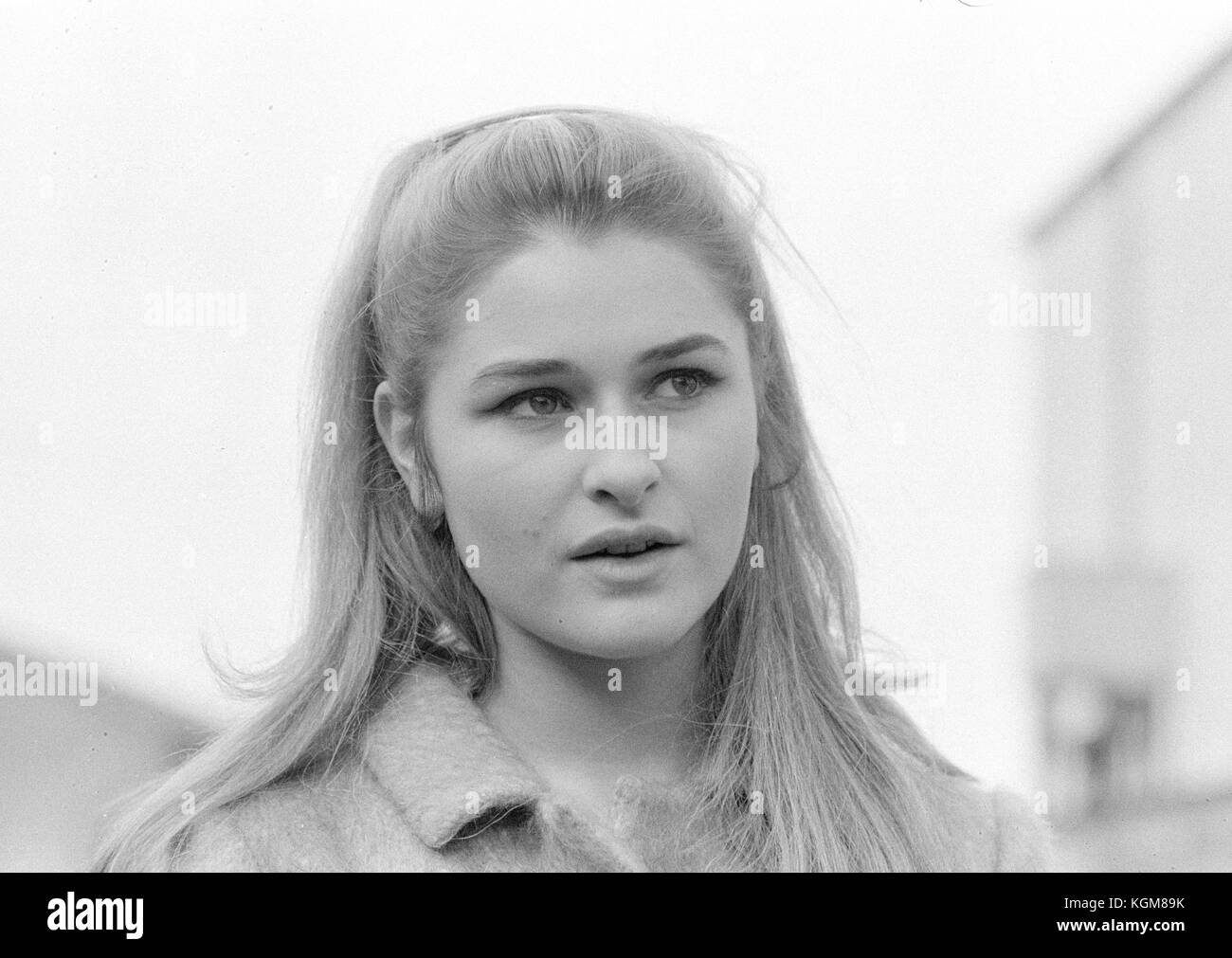 Portland mason daughter of james mason hi-res stock photography and ...