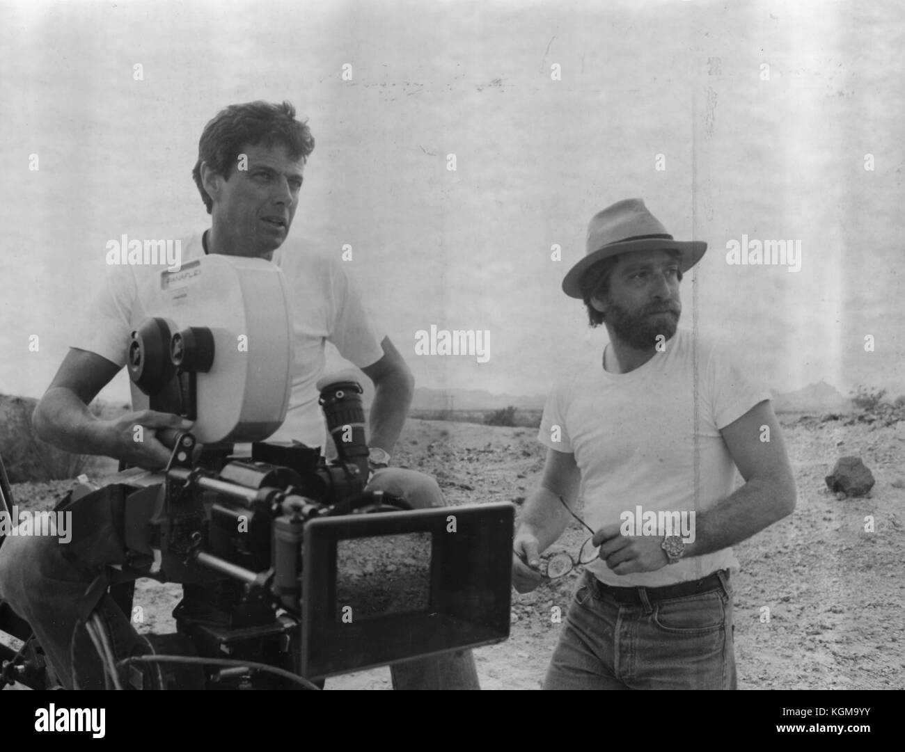 Film director robert harmon hi-res stock photography and images - Alamy