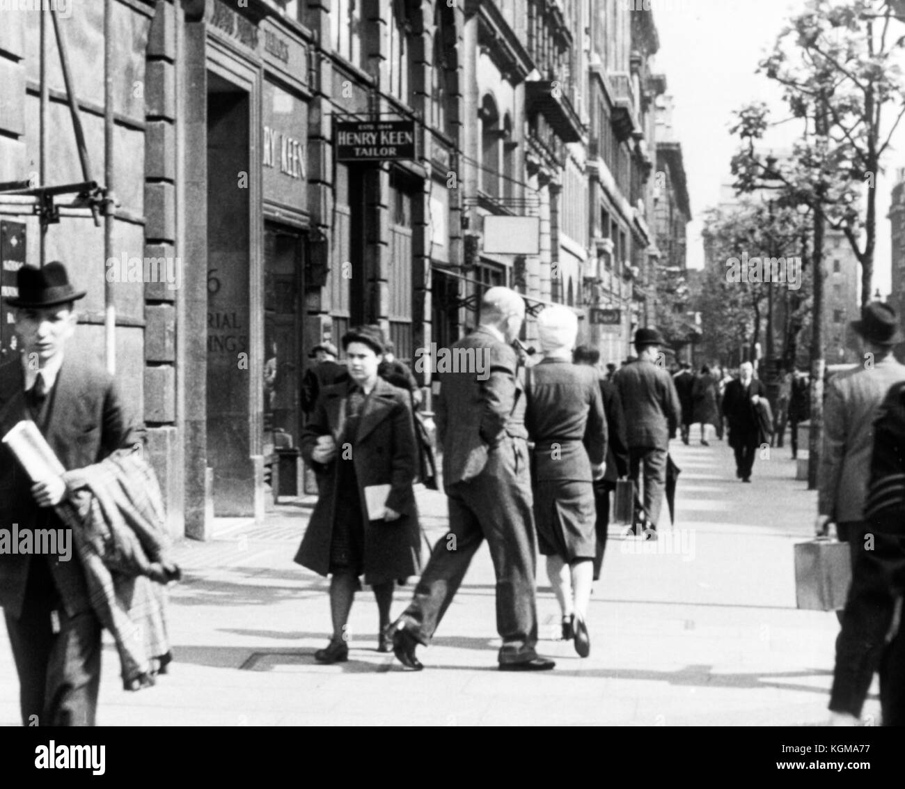 Hue and Cry (1947) , Harry Fowler , Joan Dowling Stock Photo - Alamy