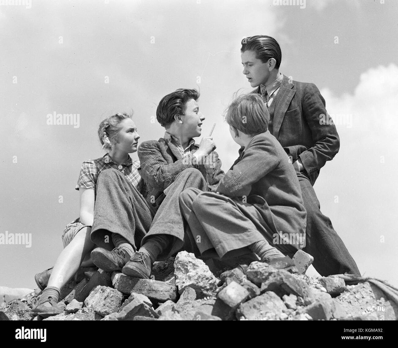Hue and Cry (1947) , Harry Fowler , Jack Warner Stock Photo - Alamy