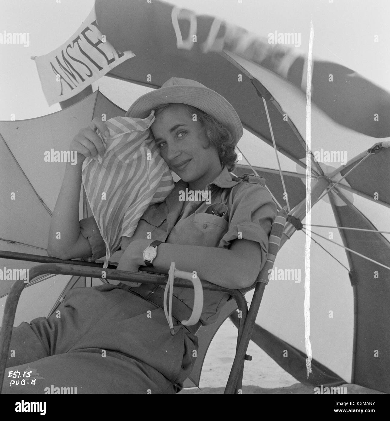 Ice Cold in Alex (1957) , Sylvia Sims Date: 1957 Stock Photo - Alamy