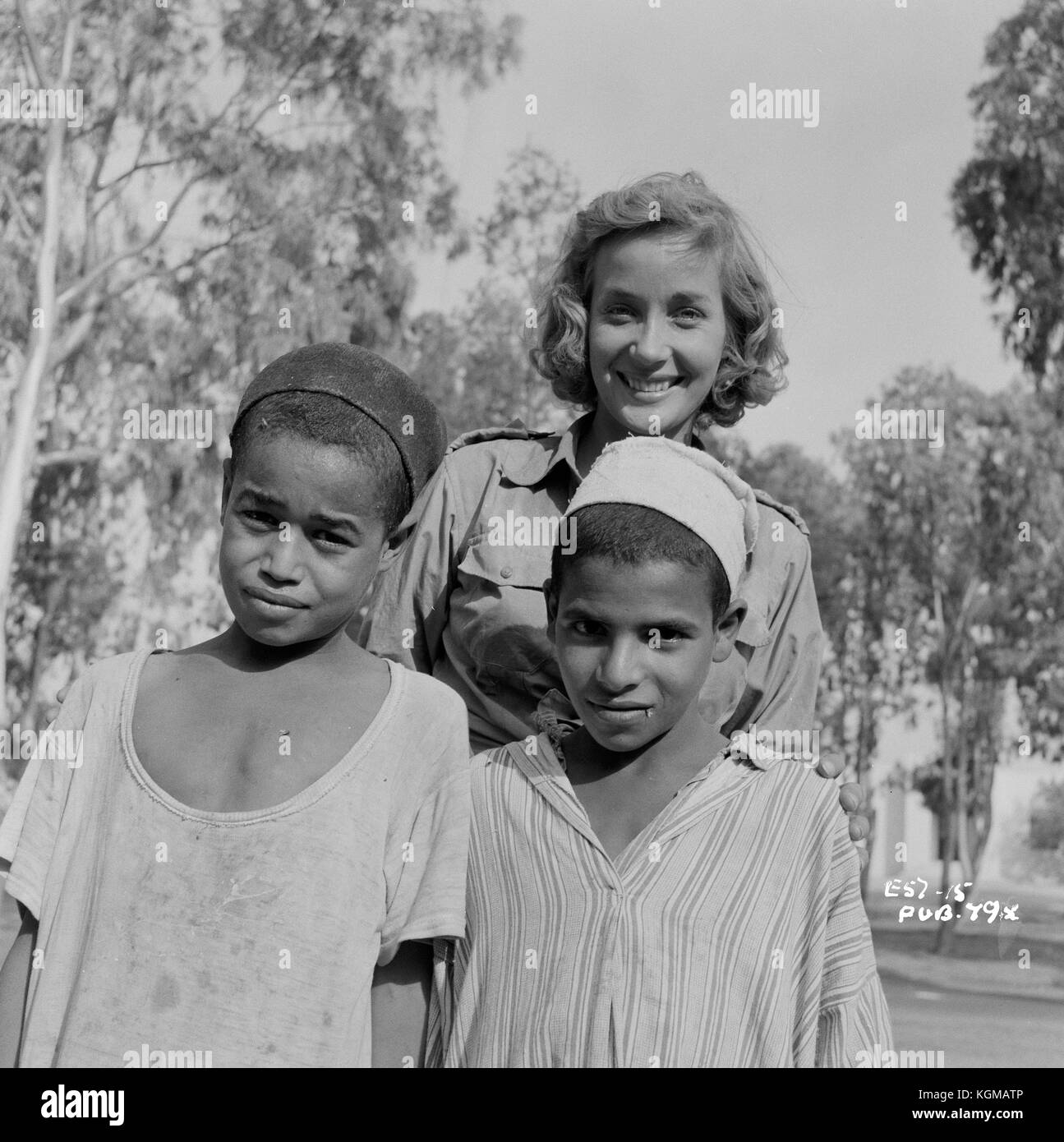 Ice Cold in Alex (1957) , Sylvia Sims Date: 1957 Stock Photo - Alamy