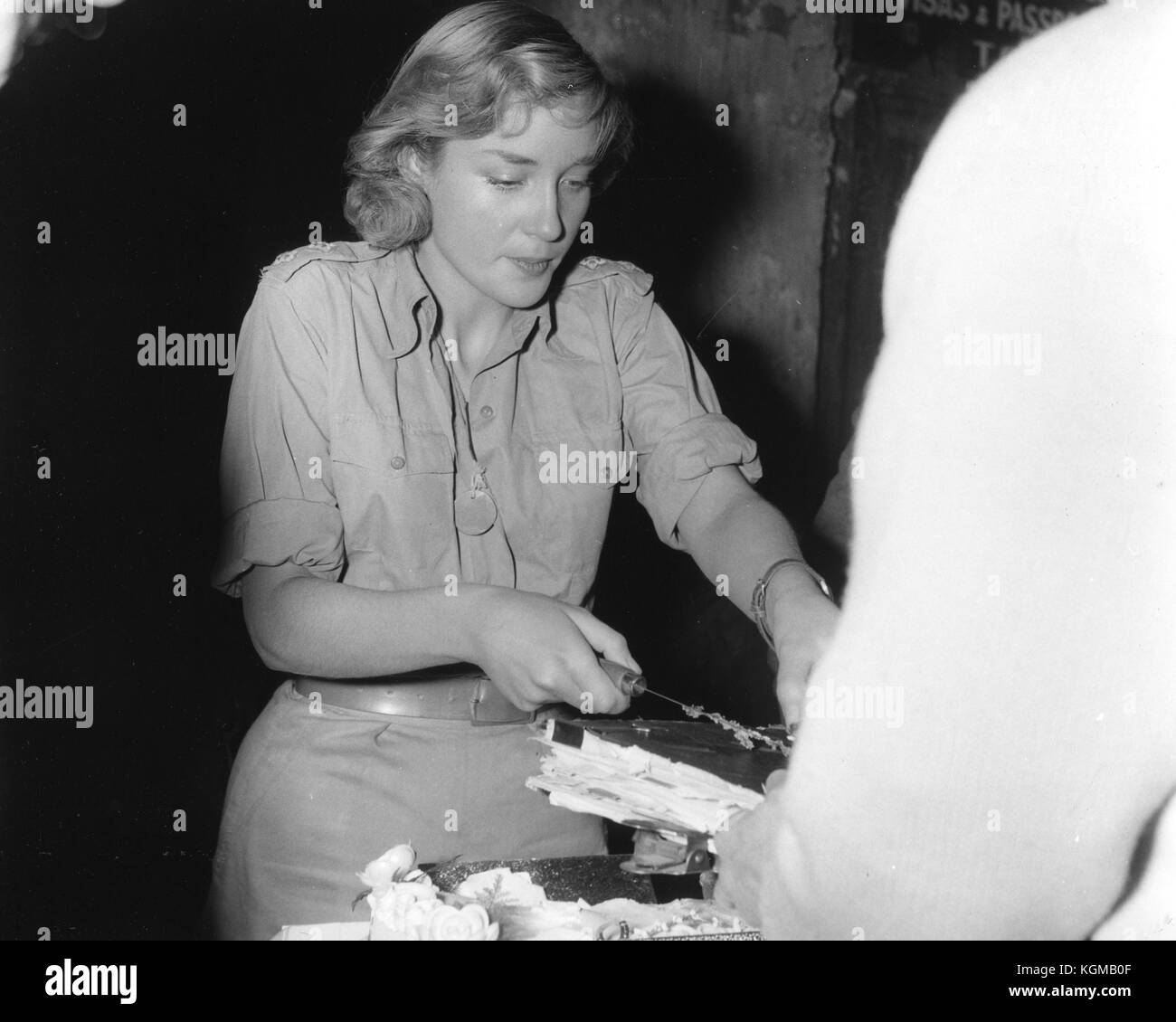 Ice Cold in Alex (1957) , Sylvia Sims Date: 1957 Stock Photo - Alamy