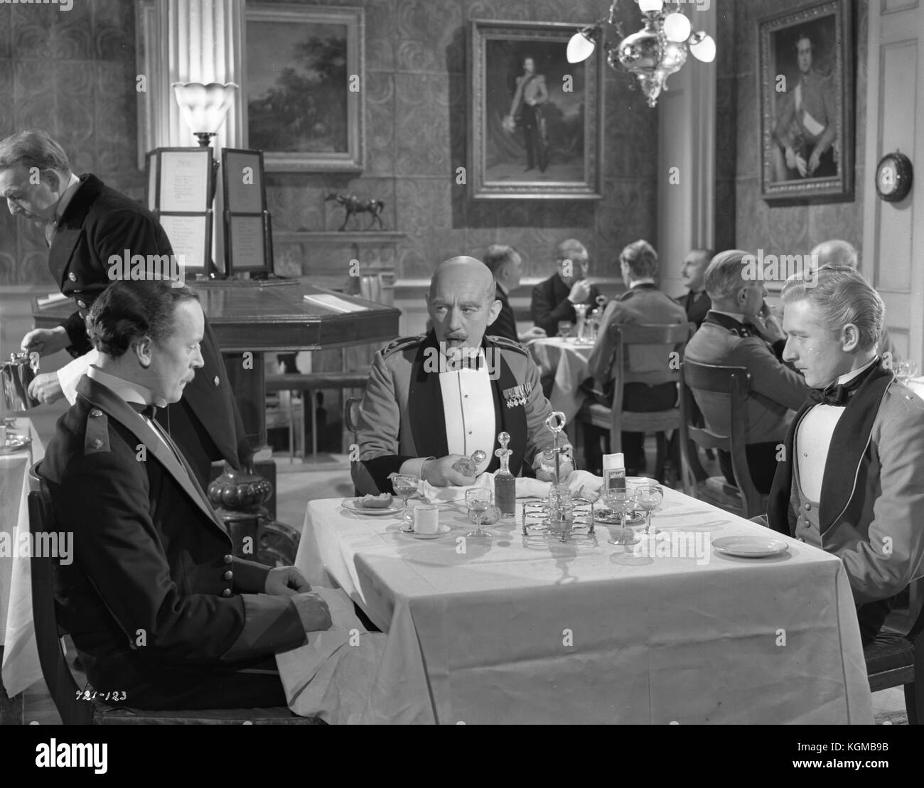 Kind Hearts and Coronets (1949) Alec Guinness Stock Photo - Alamy