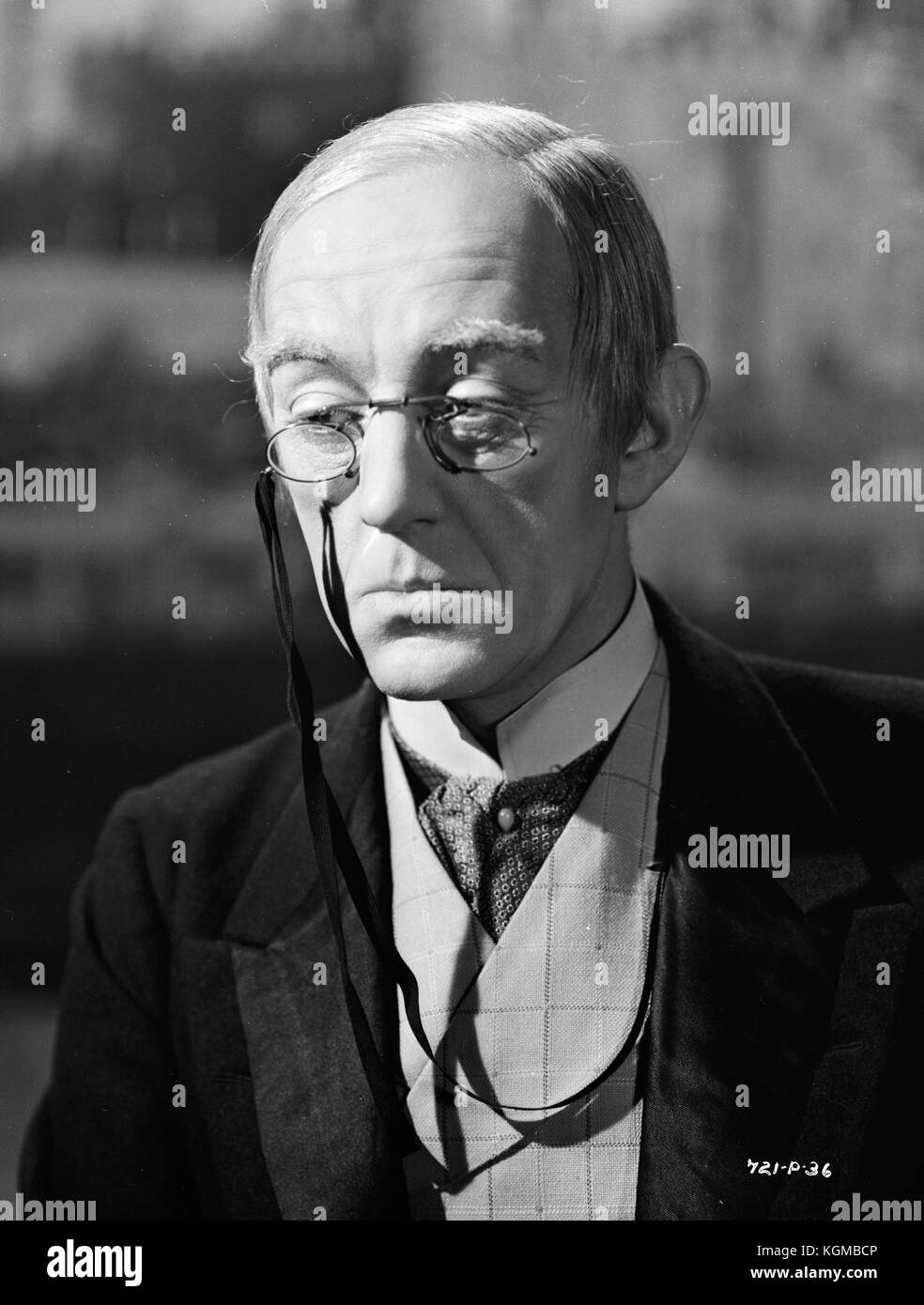 Kind Hearts and Coronets (1949) Alec Guinness Stock Photo - Alamy