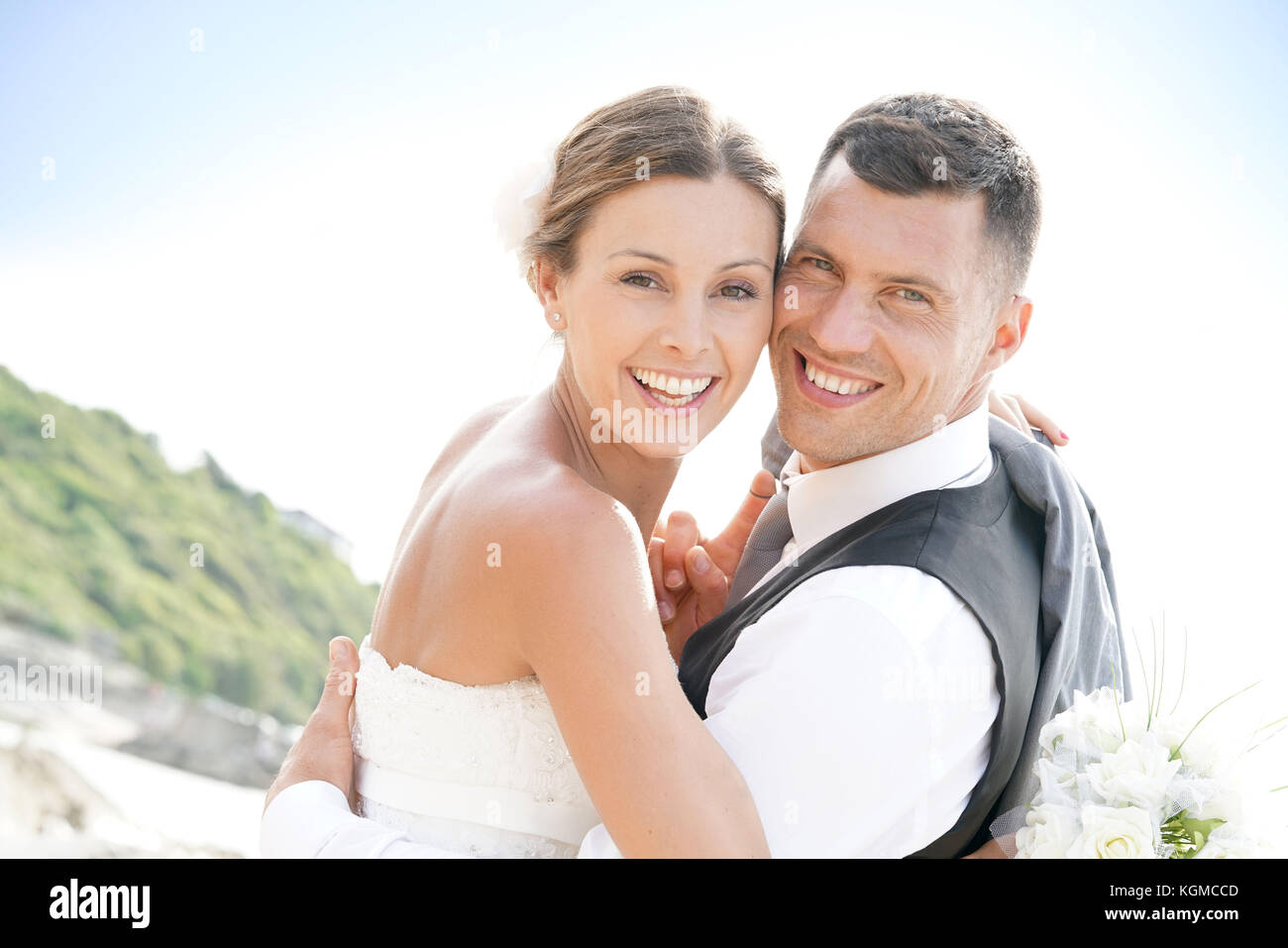 Portrait of beautiful married couple on their wedding day Stock Photo ...
