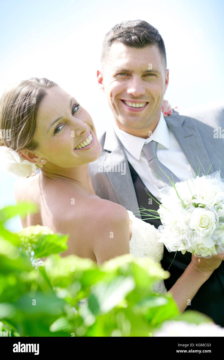 Portrait of beautiful married couple on their wedding day Stock Photo ...