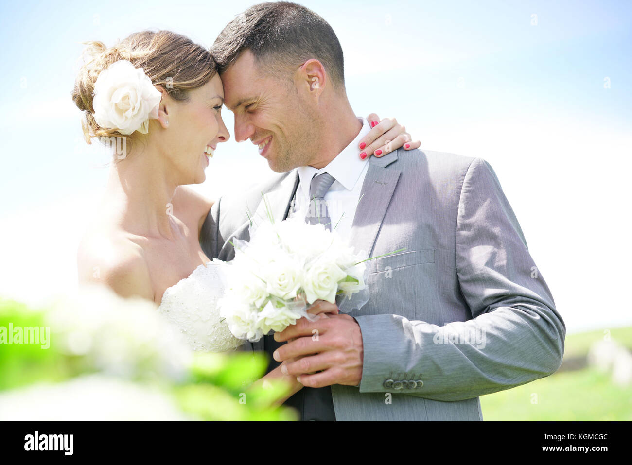 Portrait of beautiful married couple on their wedding day Stock Photo ...
