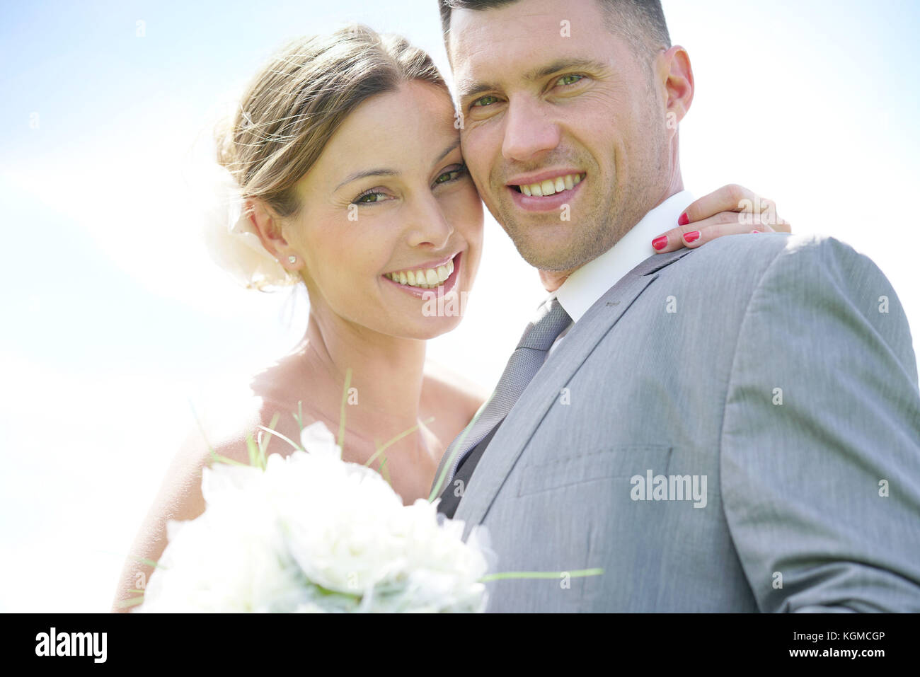 Portrait of beautiful married couple on their wedding day Stock Photo ...