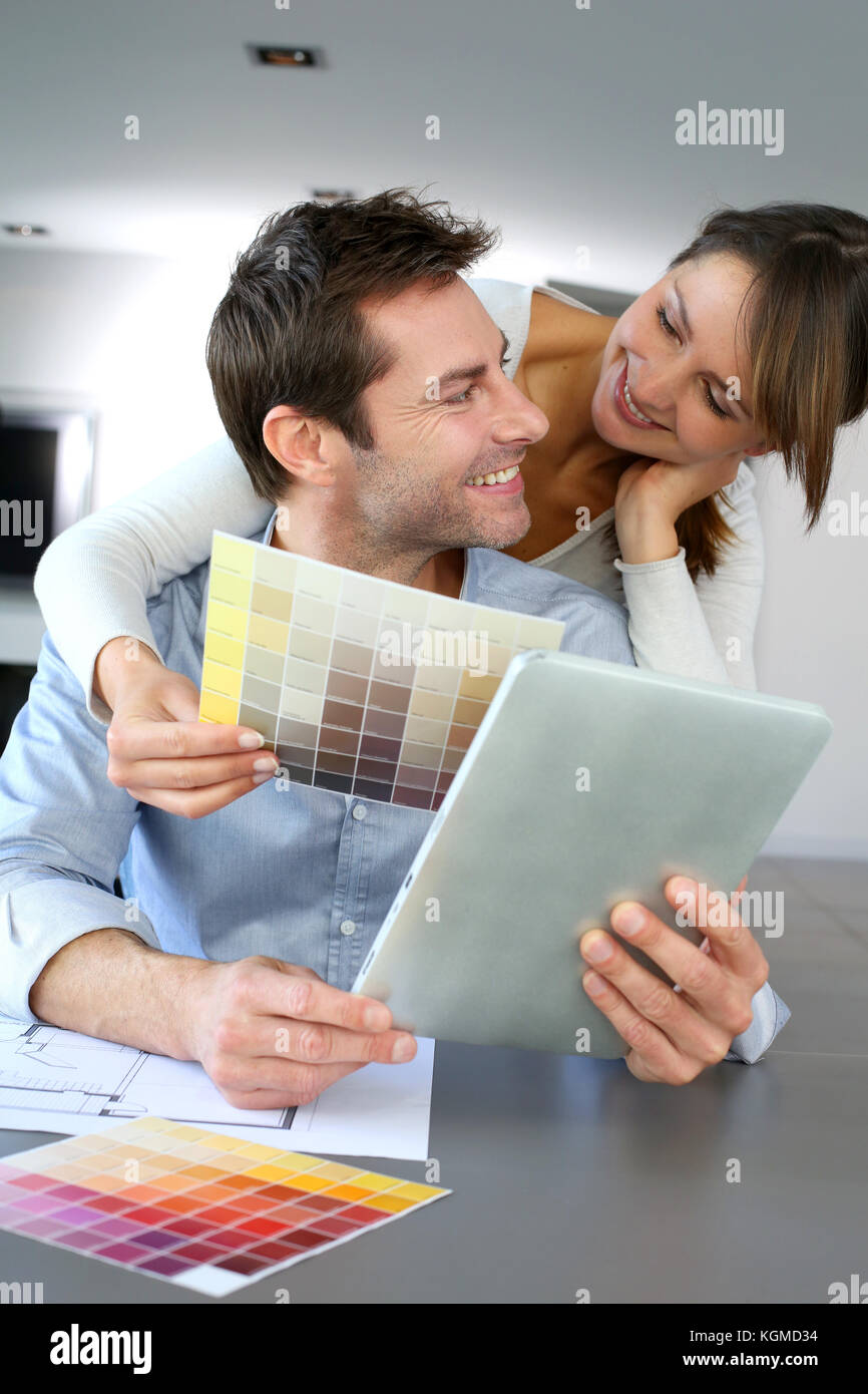 Paint colours chart hi-res stock photography and images - Alamy