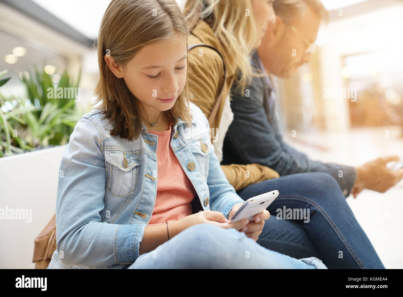 Bench shopping mall hi-res stock photography and images - Alamy