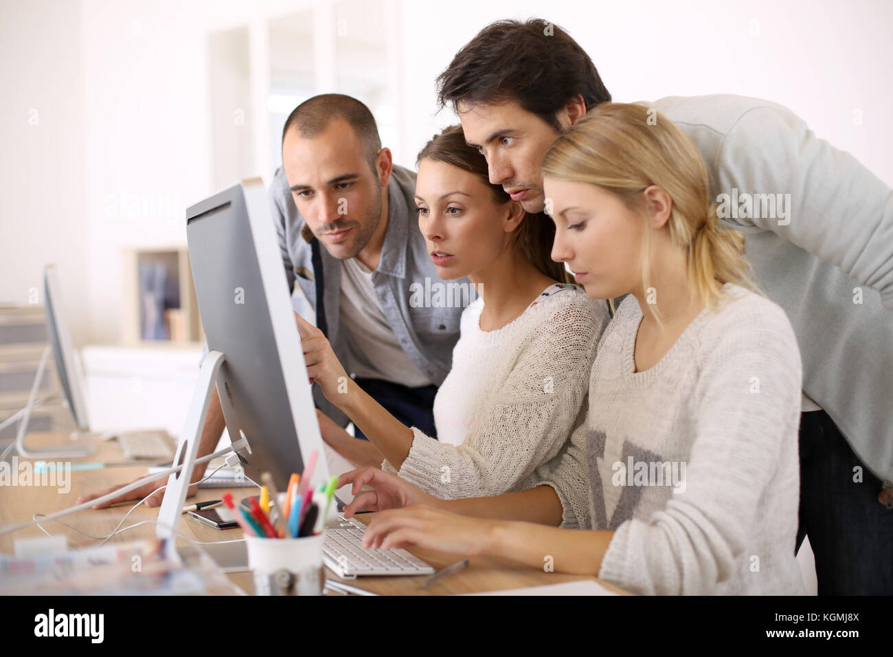 Business students hi-res stock photography and images - Alamy