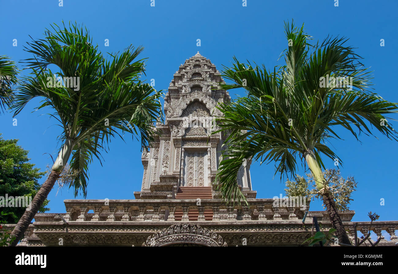 CAMBODIA, PHNOM PENH - JANUARY 2015: Stupa of Ang Duong at the Silver ...