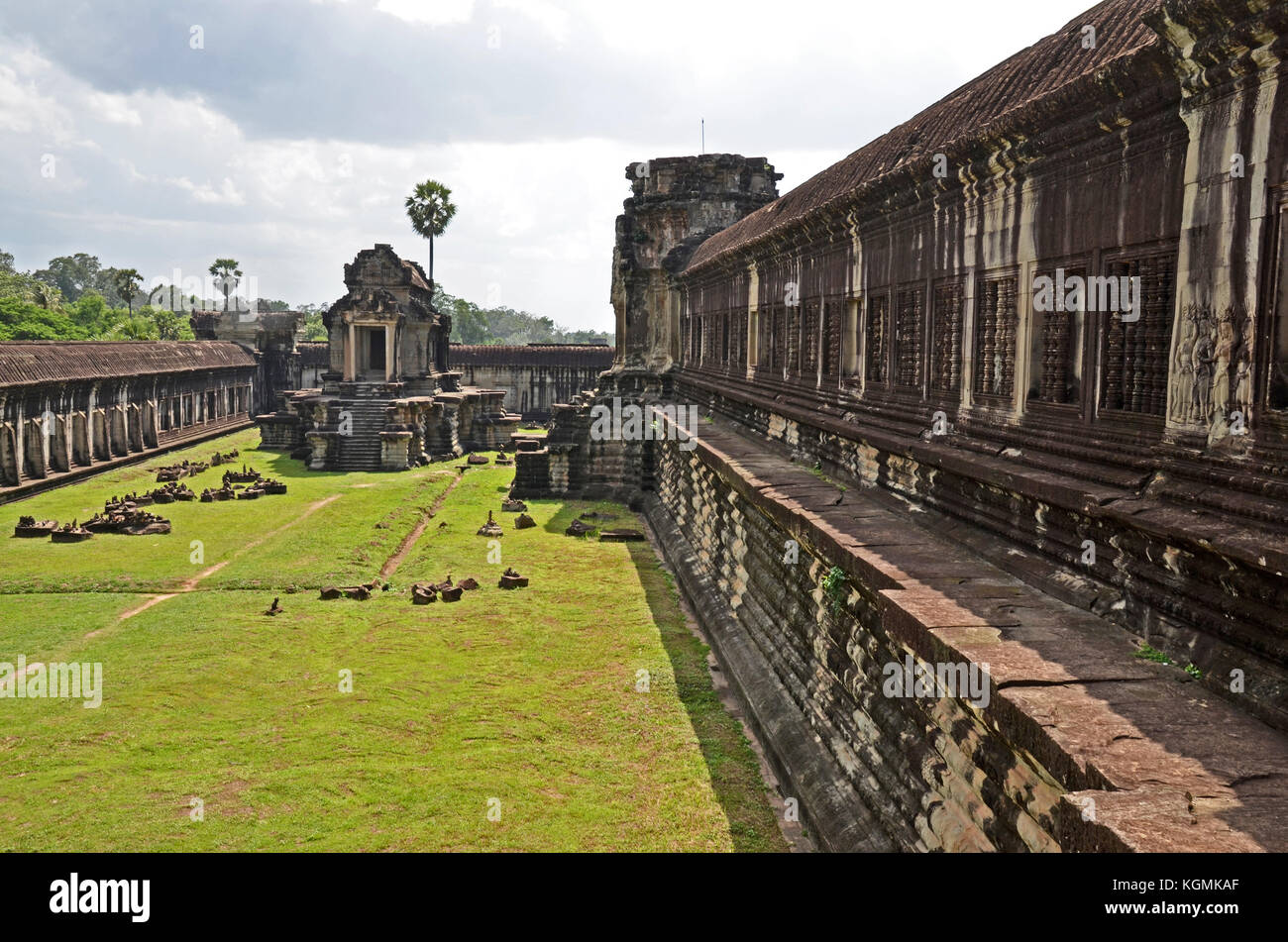 Thousand god library hi-res stock photography and images - Alamy