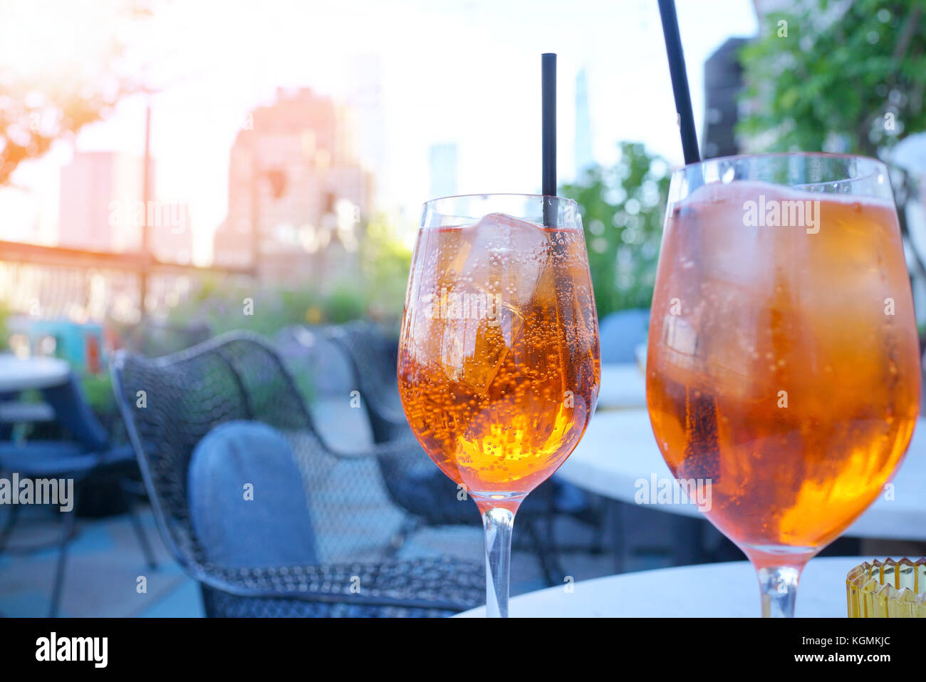 Rooftop cocktail party hi-res stock photography and images - Alamy