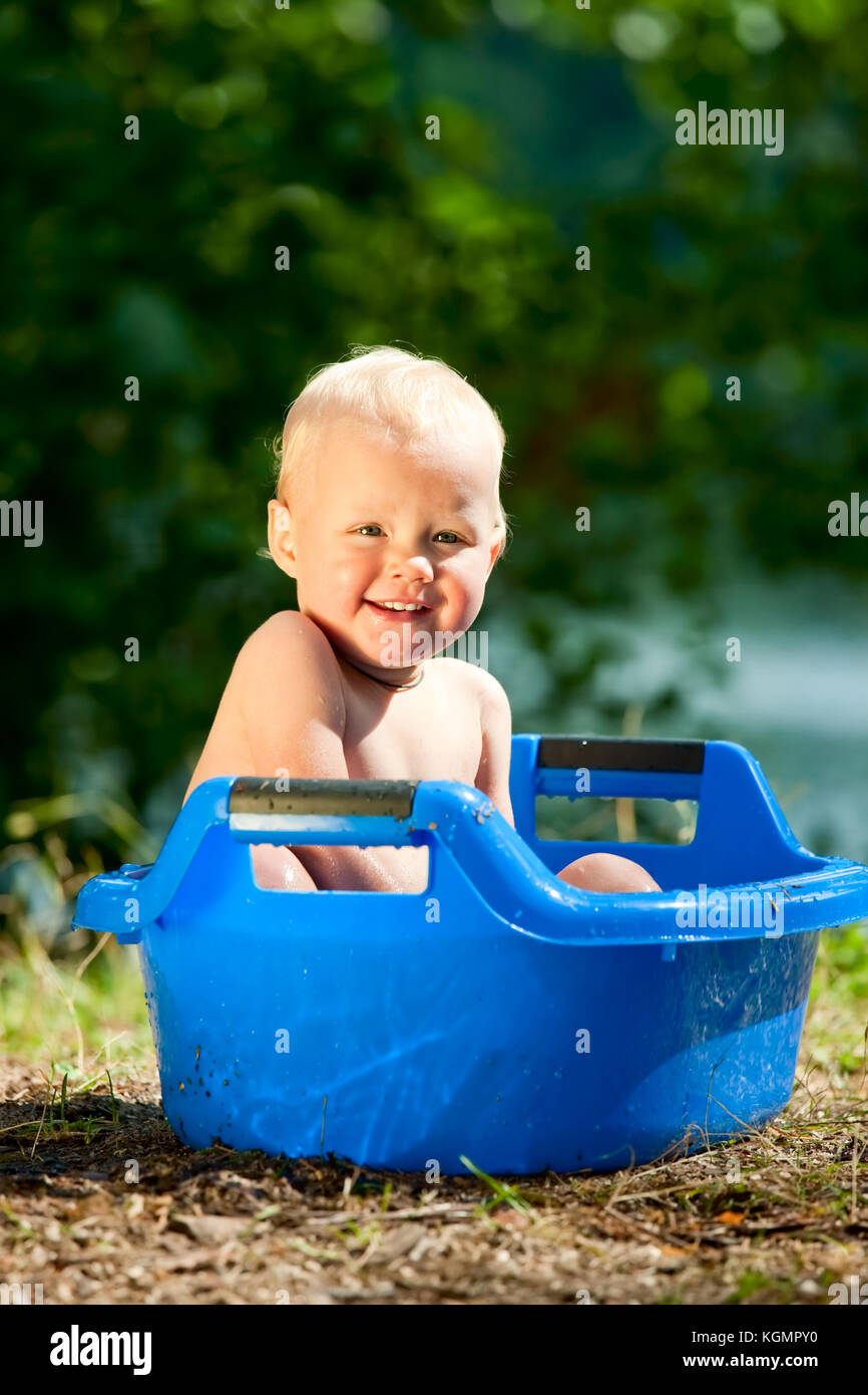 Alfresco bath hi-res stock photography and images - Alamy