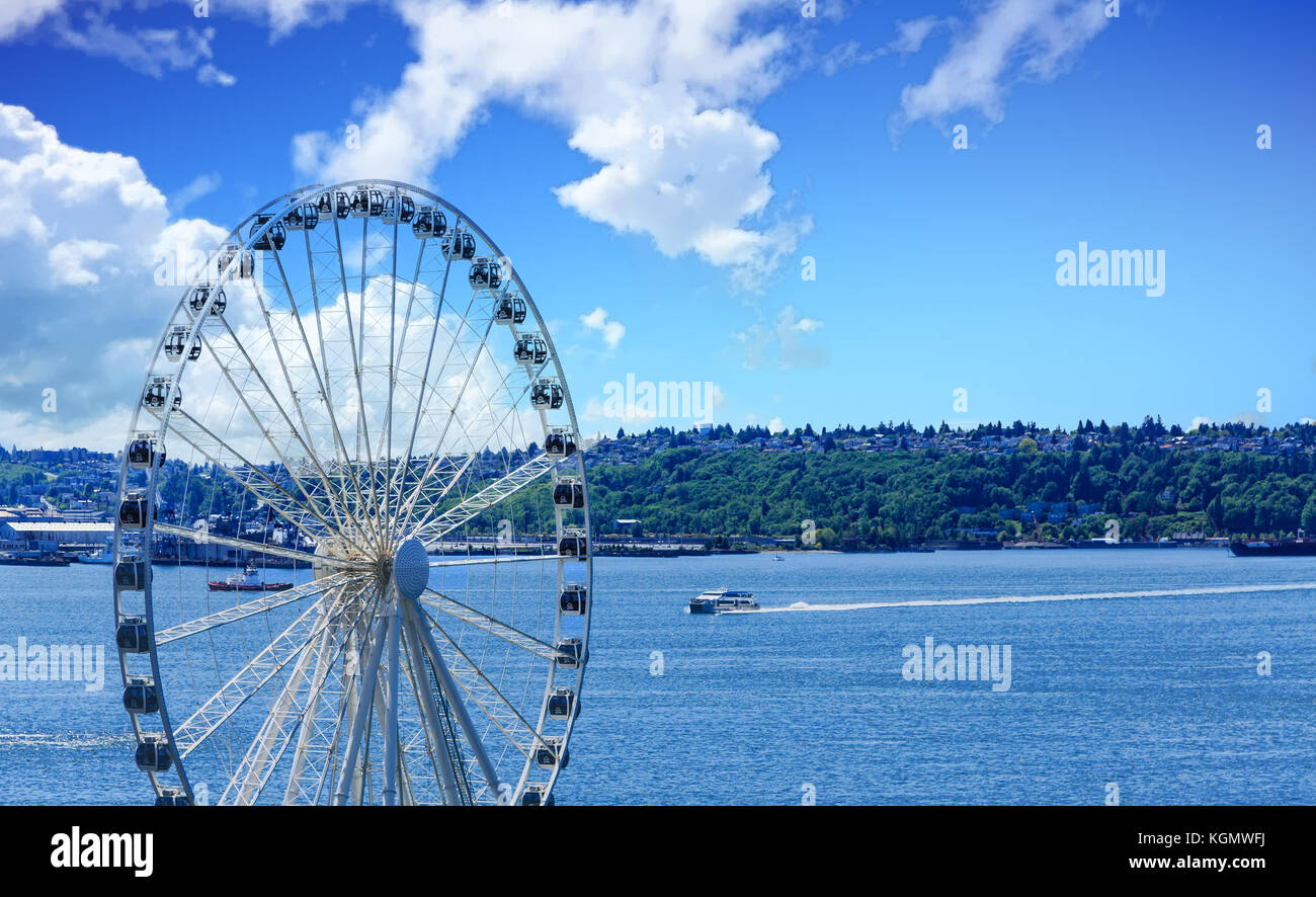 Seattle Ferris Wheel Stock Photo - Alamy