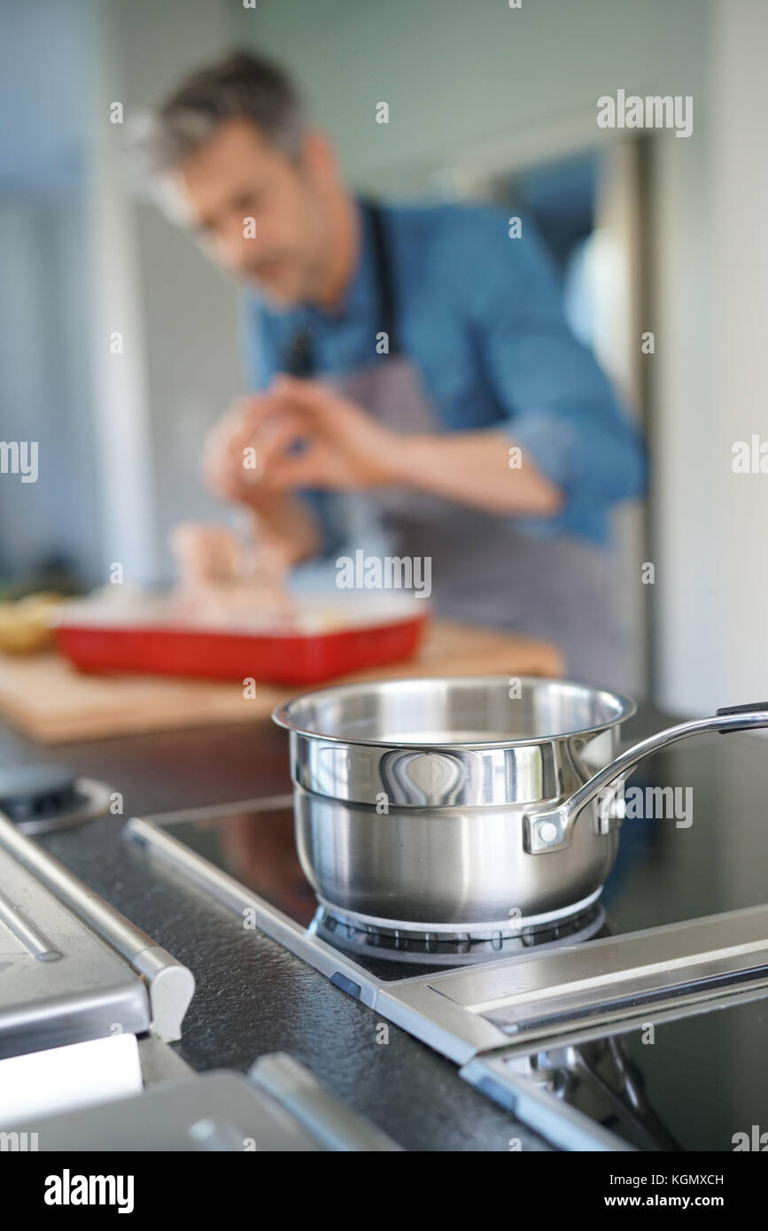 Cooking table hi-res stock photography and images - Alamy
