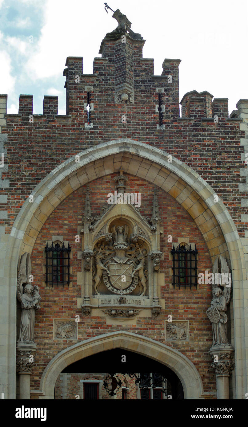 Medieval gate from the city of Bruges, Belgium Stock Photo - Alamy