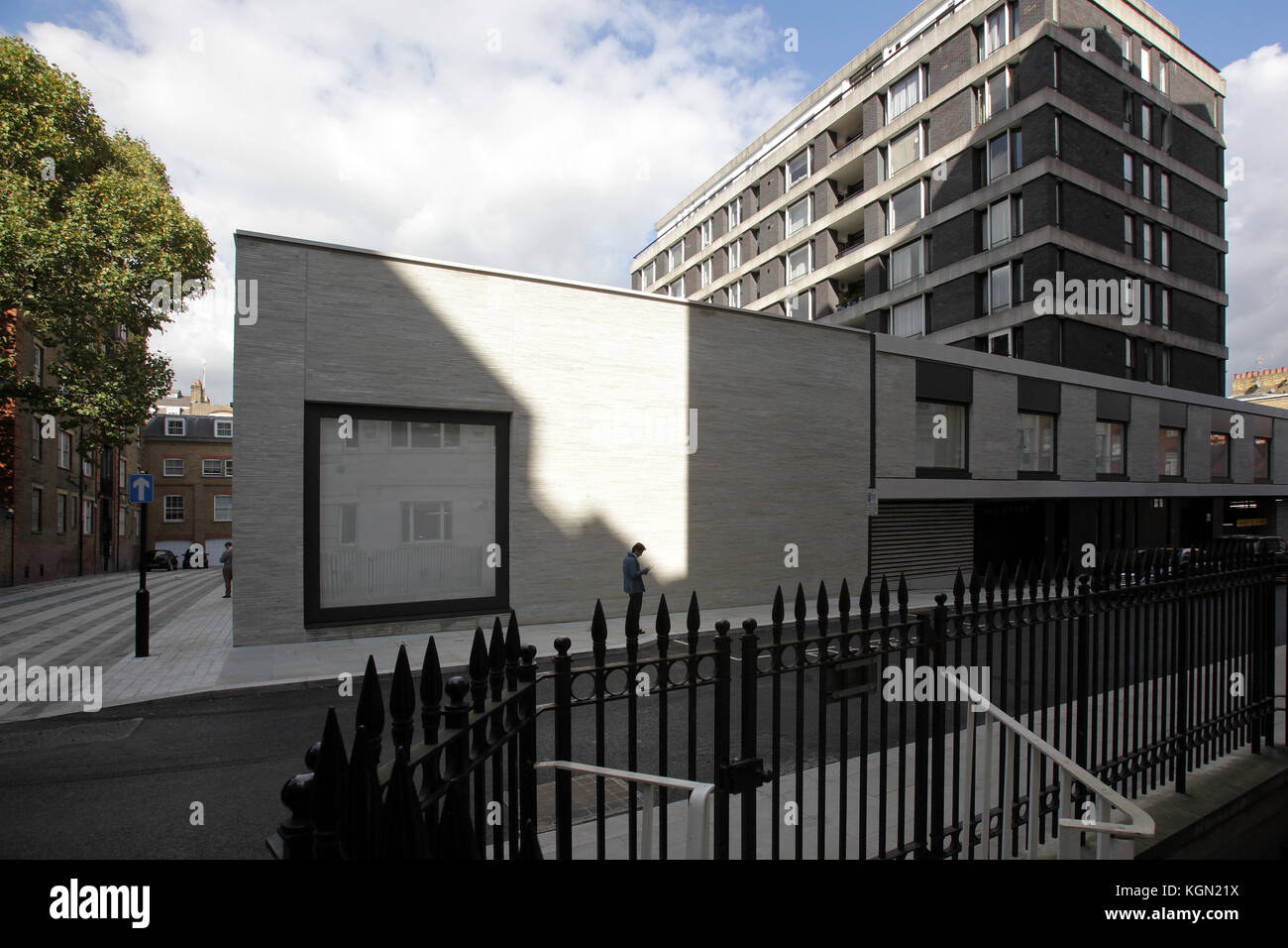 Larry gagosian gallery hi-res stock photography and images - Alamy